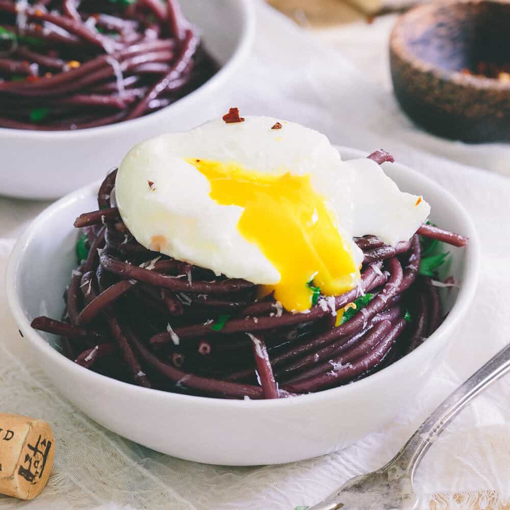 Bucatini Recipe - Red Wine Garlic Bucatini Pasta Recipe