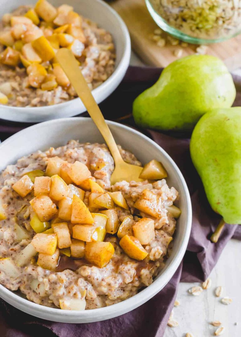 Spiced Pear Oatmeal - Running to the Kitchen®