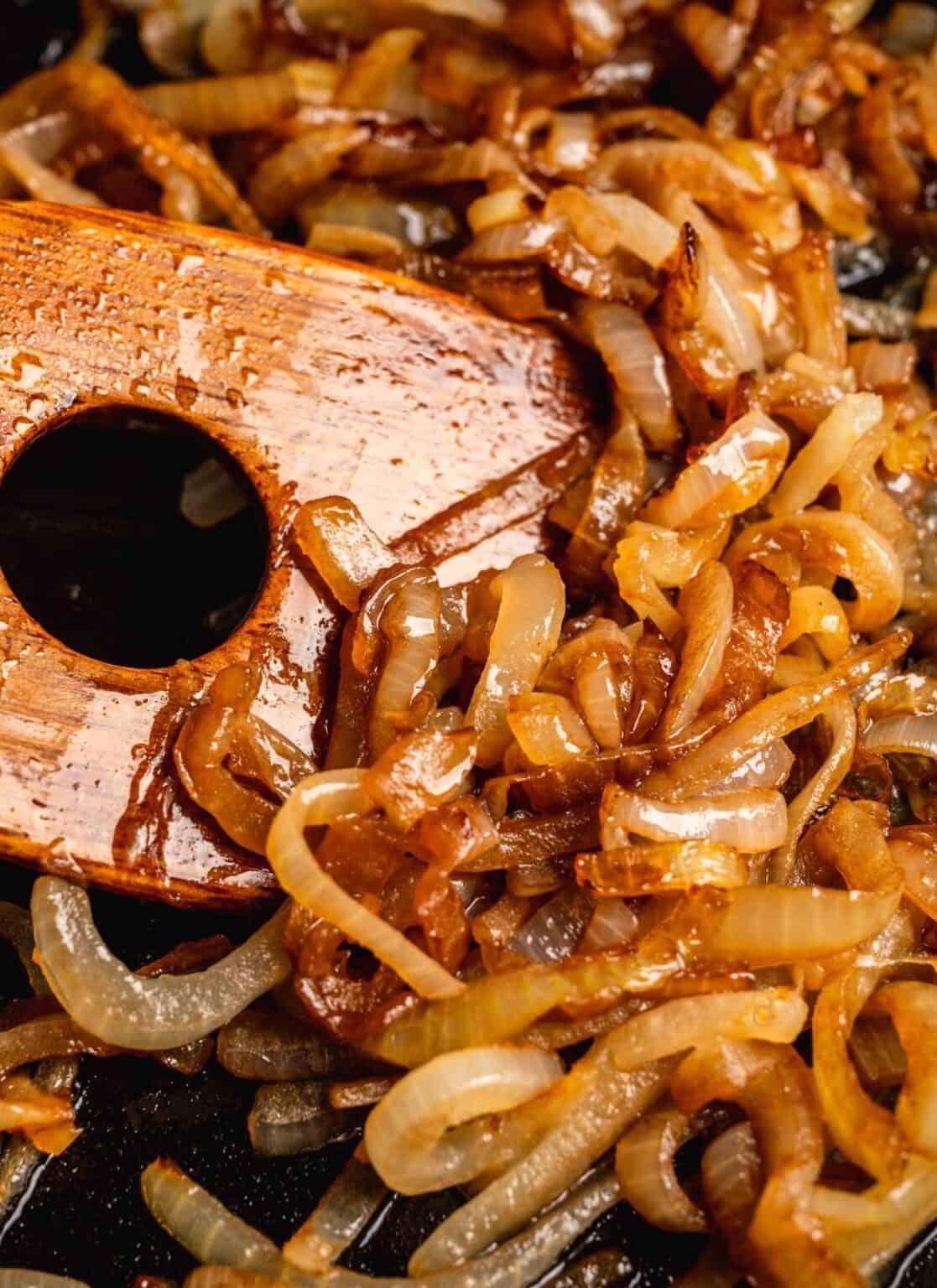 The Ultimate Guide on How to Caramelize Onions - Running to the Kitchen®