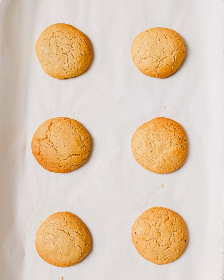 Easy Olive Oil Cookies - Running to the Kitchen®