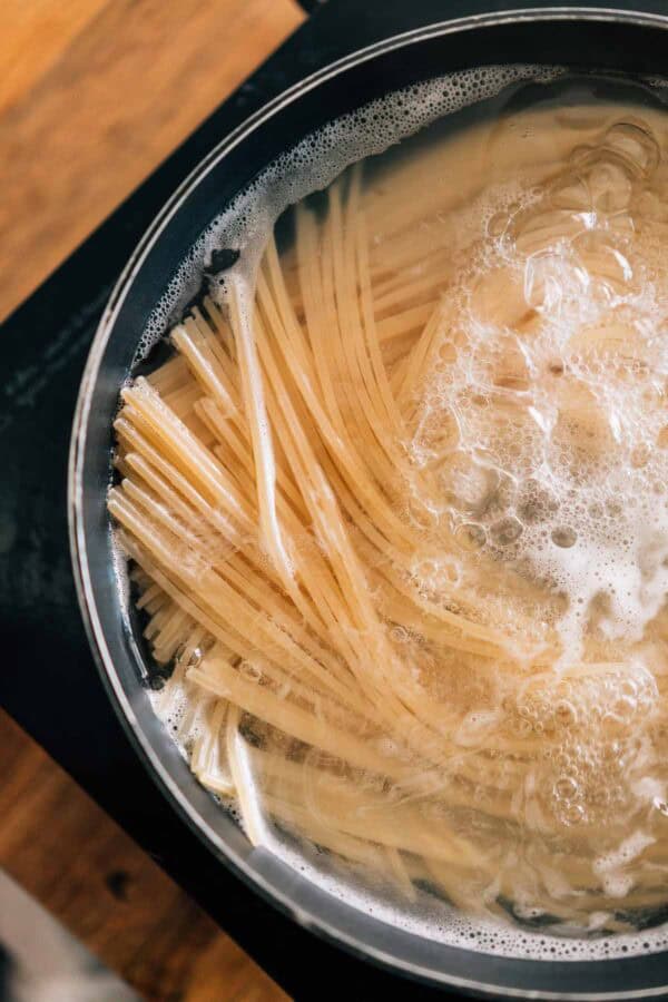 How to Use Pasta Water the Right Way in Your Cooking - Running to the ...